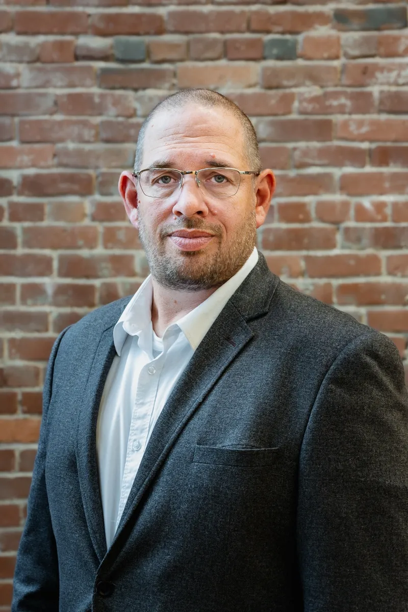 Direction | St | Denis Thompson